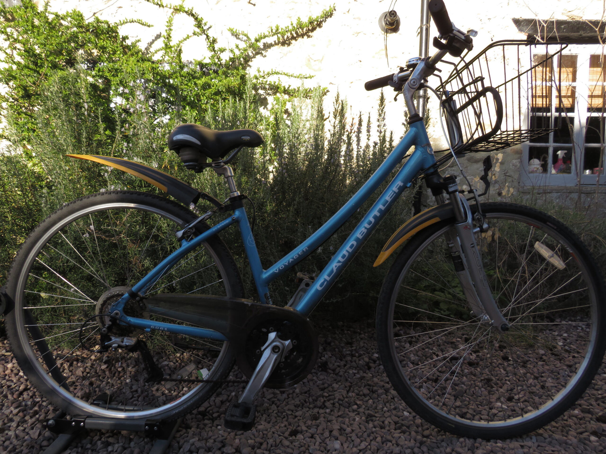 Claud Butler 700c hybrid/commuter – Village Shop Bicycles